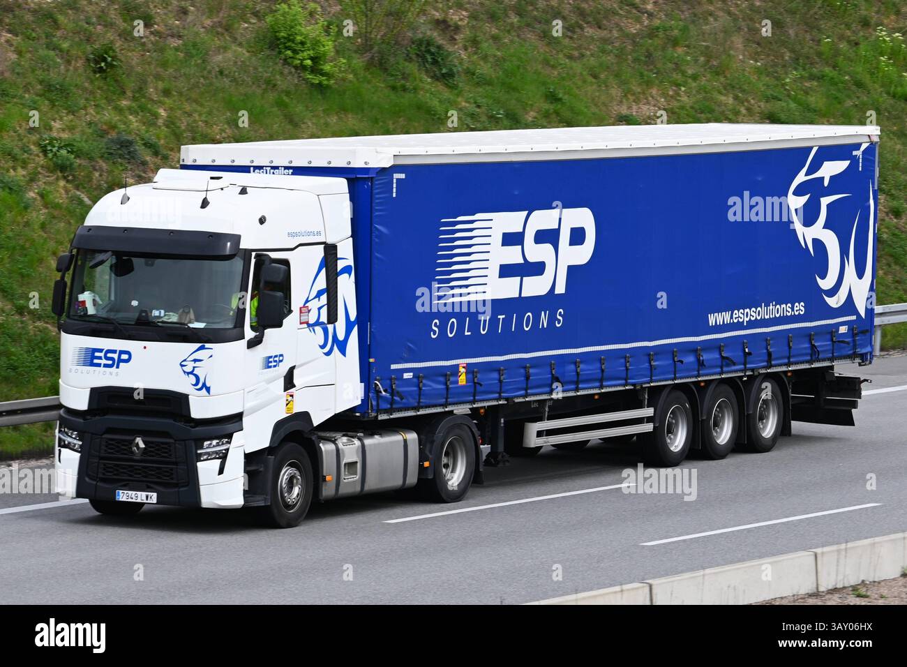 ESP Solutions, Spedition aus Spanien. Renault LKW mit Planenauflieger *** ESP Solutions, freight ...