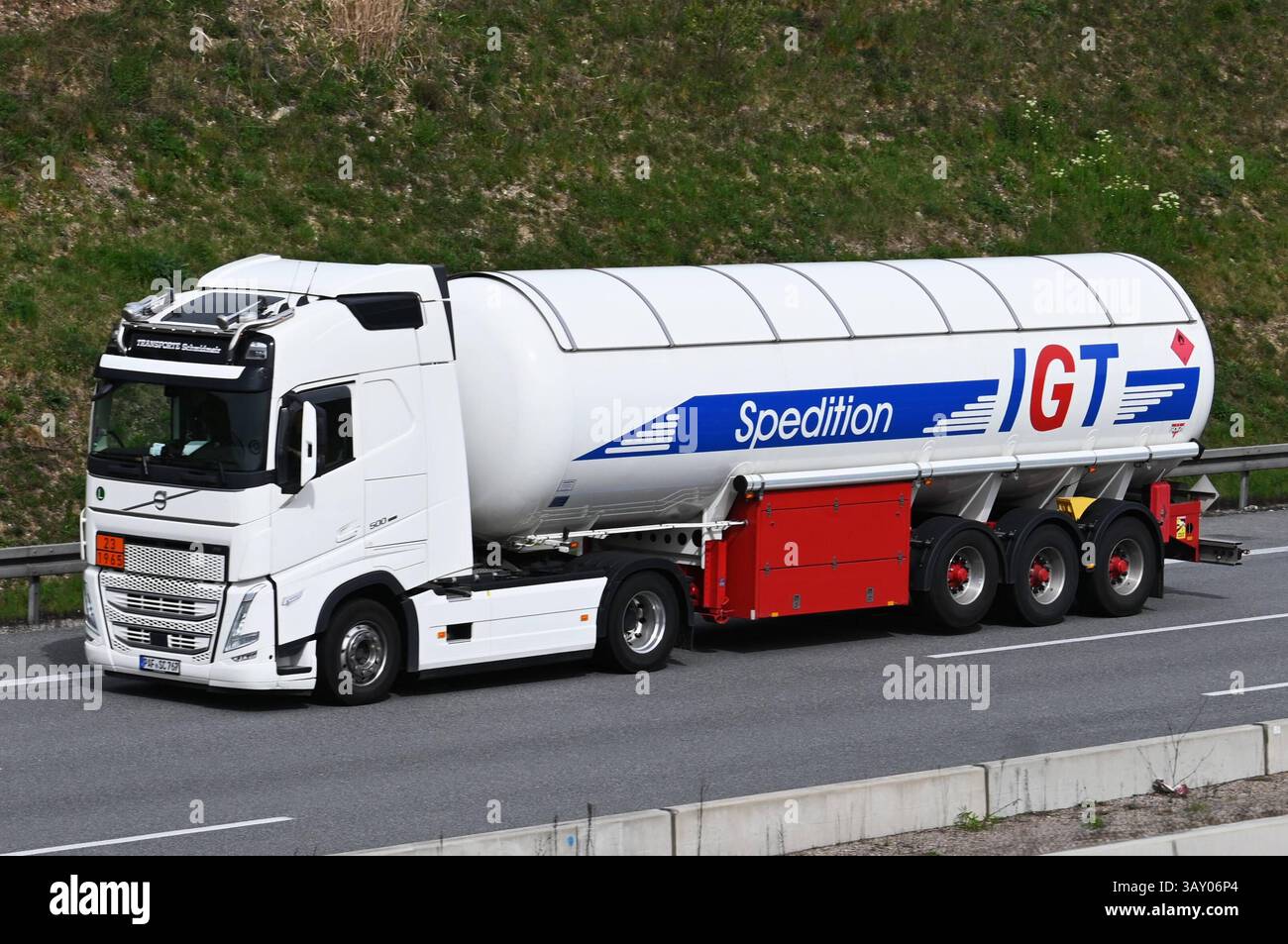 Die IGT Spedition hat ihren Sitz in Hemsbach. Foto: Gastransporte LKW ...