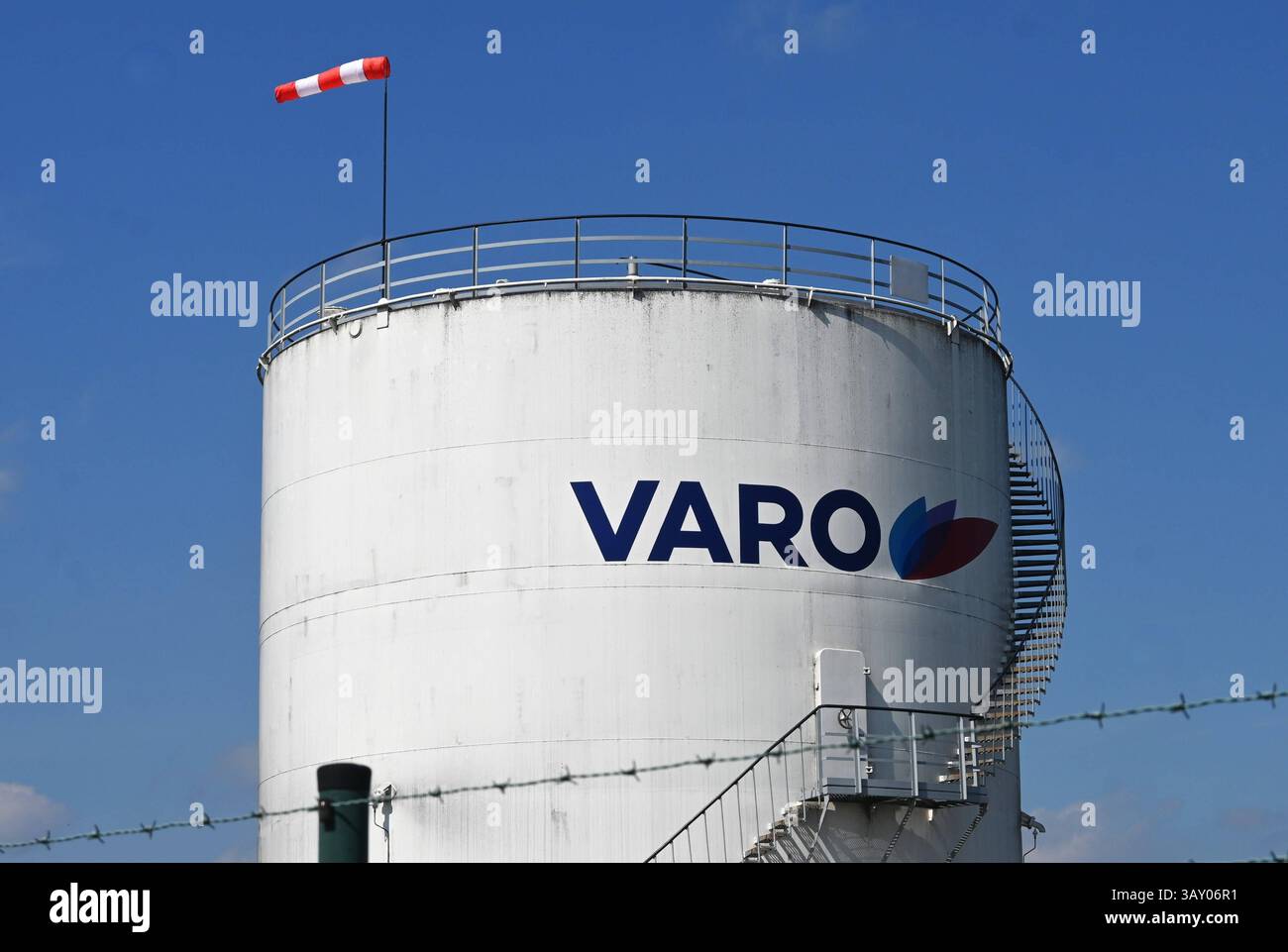 Vitol group hi-res stock photography and images - Alamy