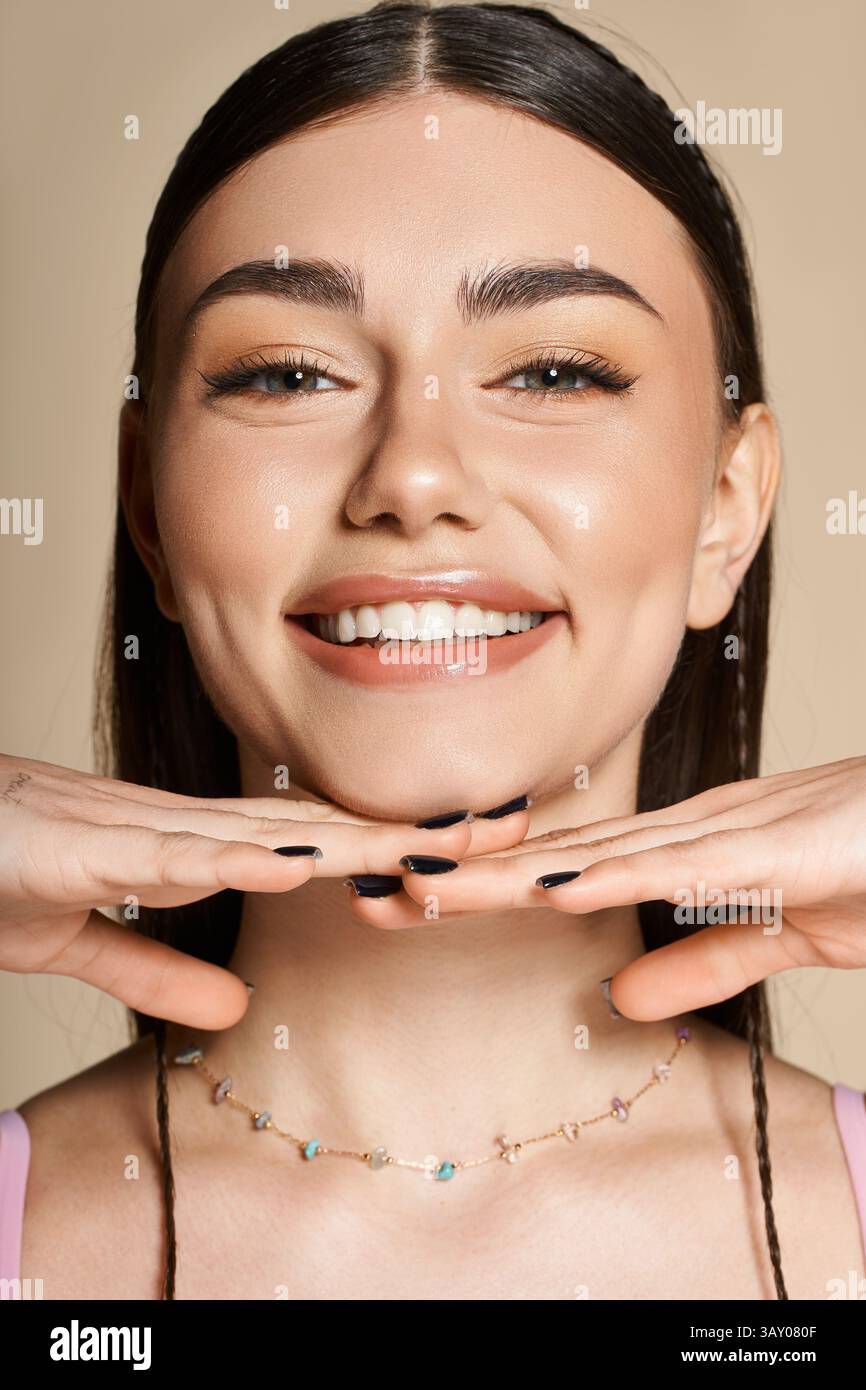 Young woman displays sun hi-res stock photography and images - Alamy