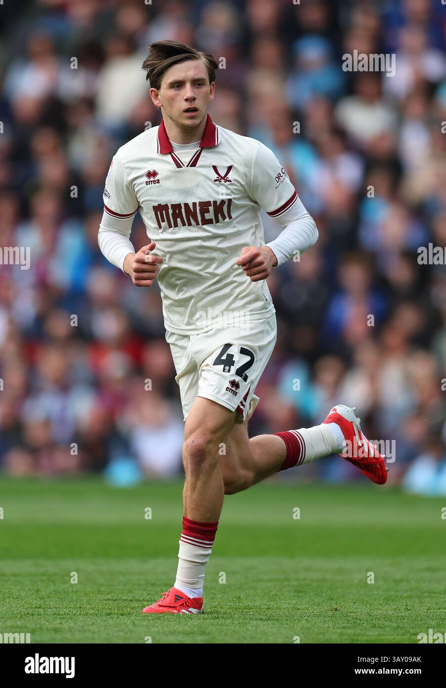 Burnley, UK. 21st Apr, 2025. Sydie Peck of Sheffield United during the ...
