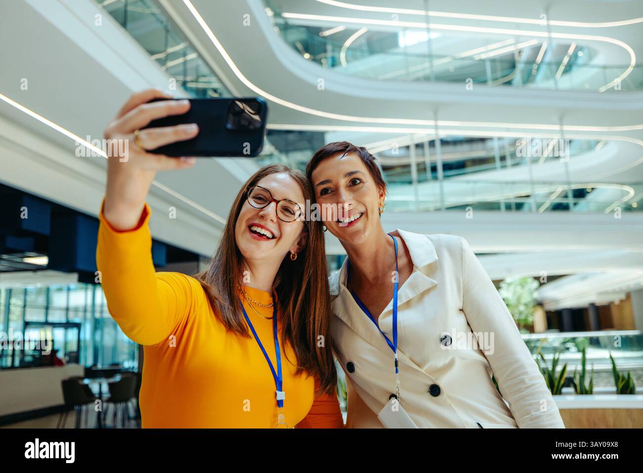 Businesss smartphone hi-res stock photography and images - Alamy