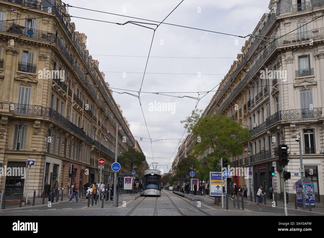 Lively arriving at hi-res stock photography and images - Alamy