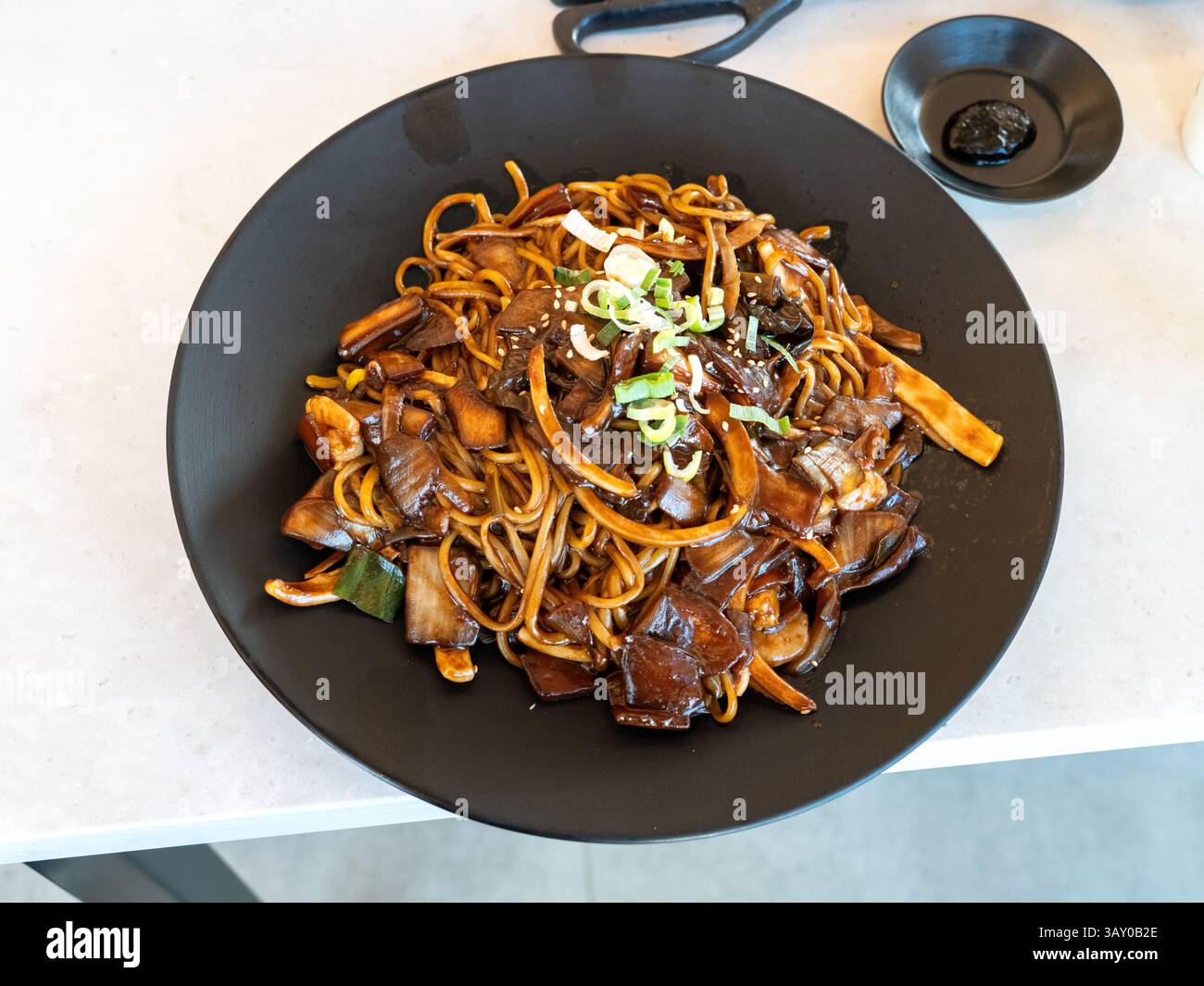 Jajangmyeon jjajangmyeon fried sauce hi-res stock photography and ...