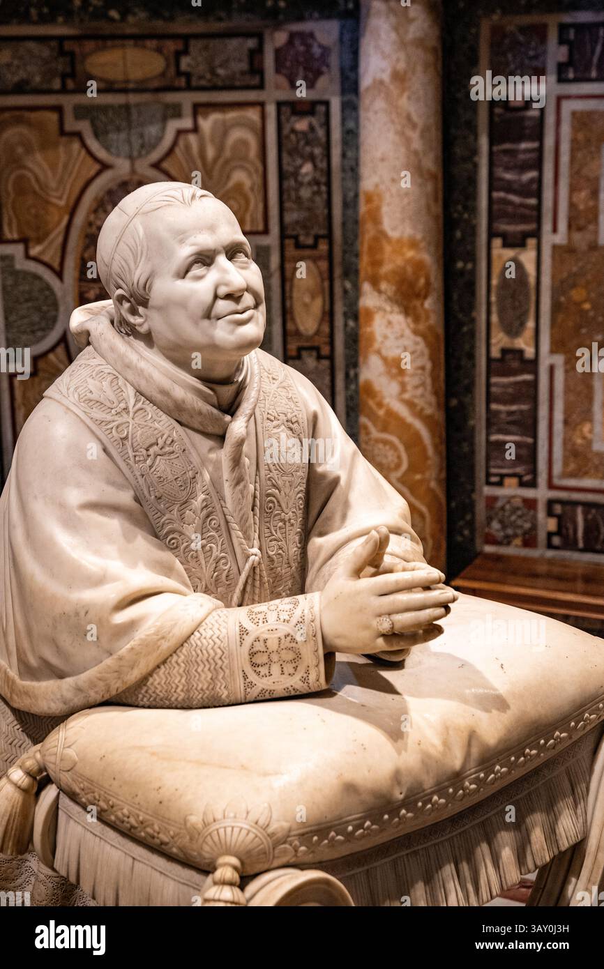 Marble statue of Pope Pius IX by Ignazio Jacometti in the Papal ...