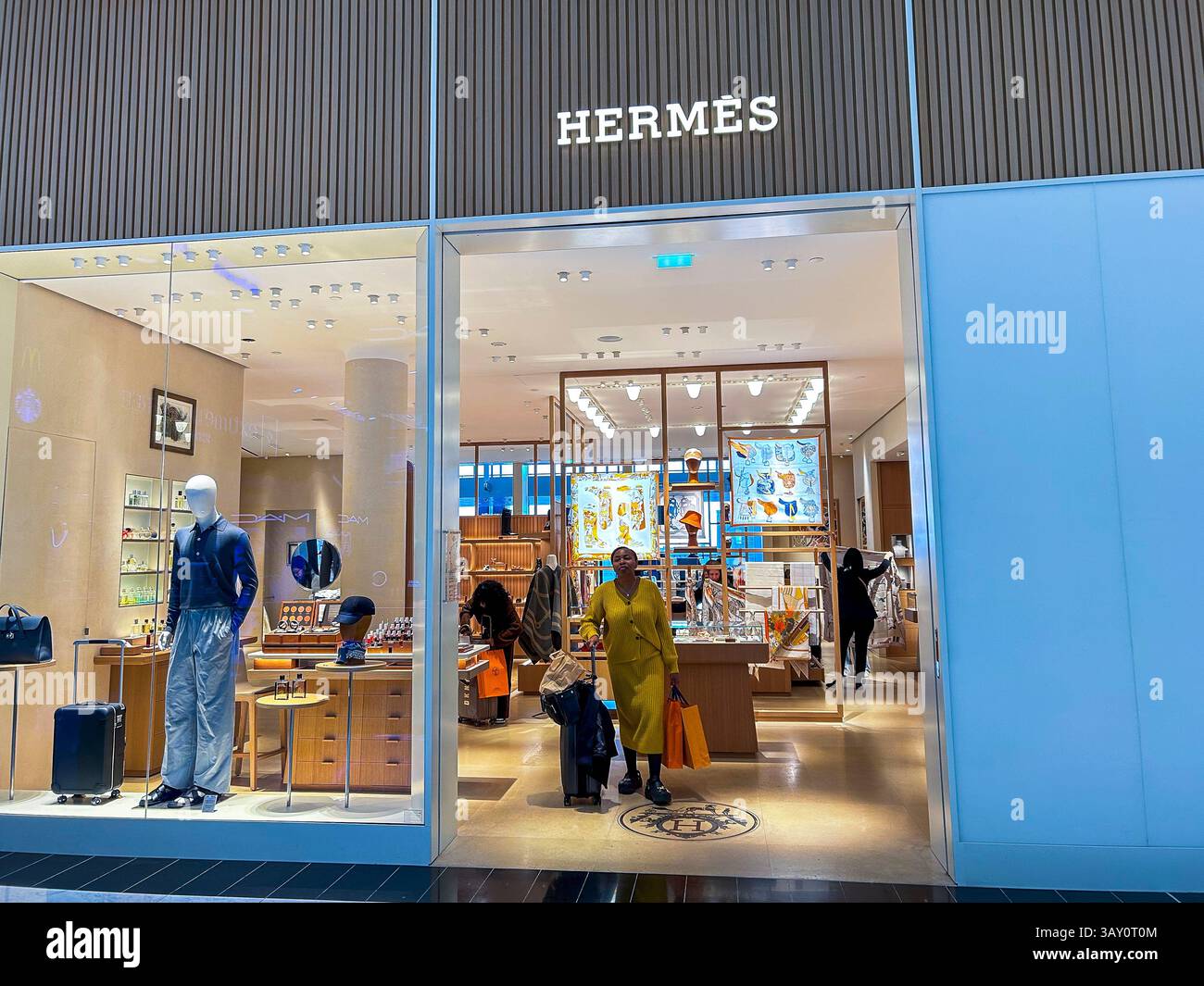 Roissy Airport, inside Shopping Center, Luxury Stores, Shop Fronts ...