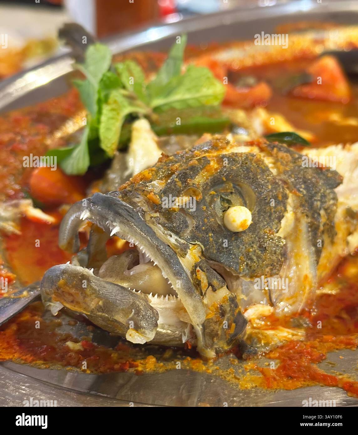 Asian chinese style whole fish hi-res stock photography and images - Alamy