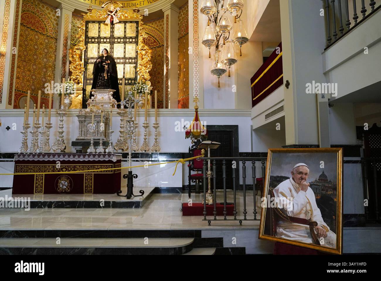 Our Lady of Hope dressed in mourning for the death of Pope Francis in ...