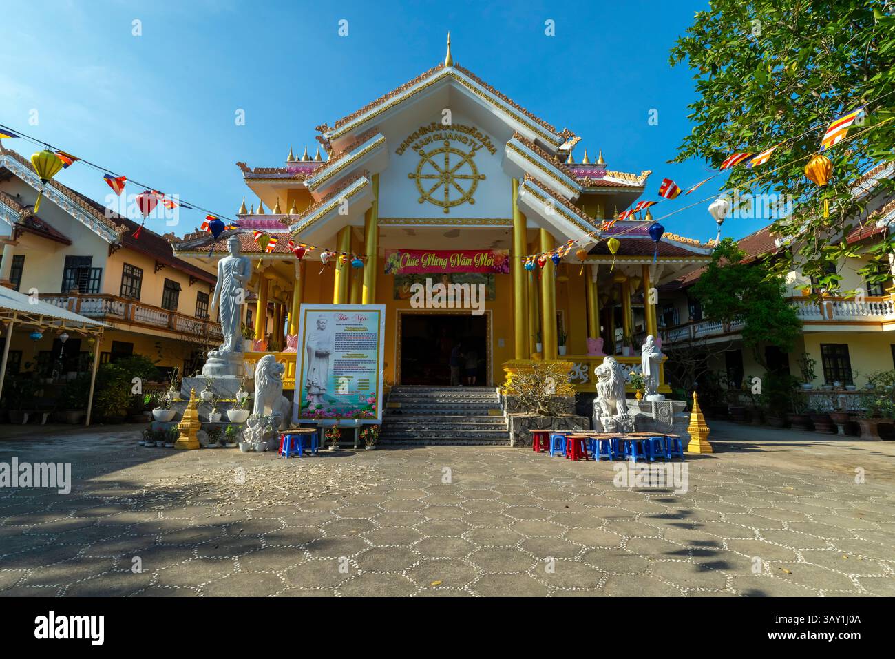 Very interesting Chùa Nam Quang Tự temple by Cửa Đại street in Hoi An ...