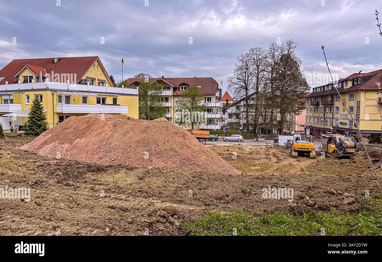 22.04.2025, Baustelle in Bad Wörishofen Bayern , ein Altes Wohnhaus ...