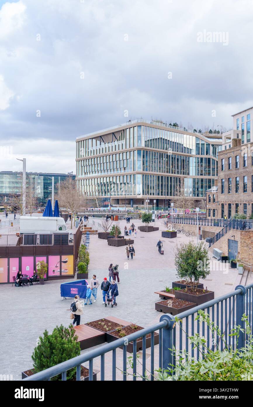 Google uk headquarters london hi-res stock photography and images - Alamy