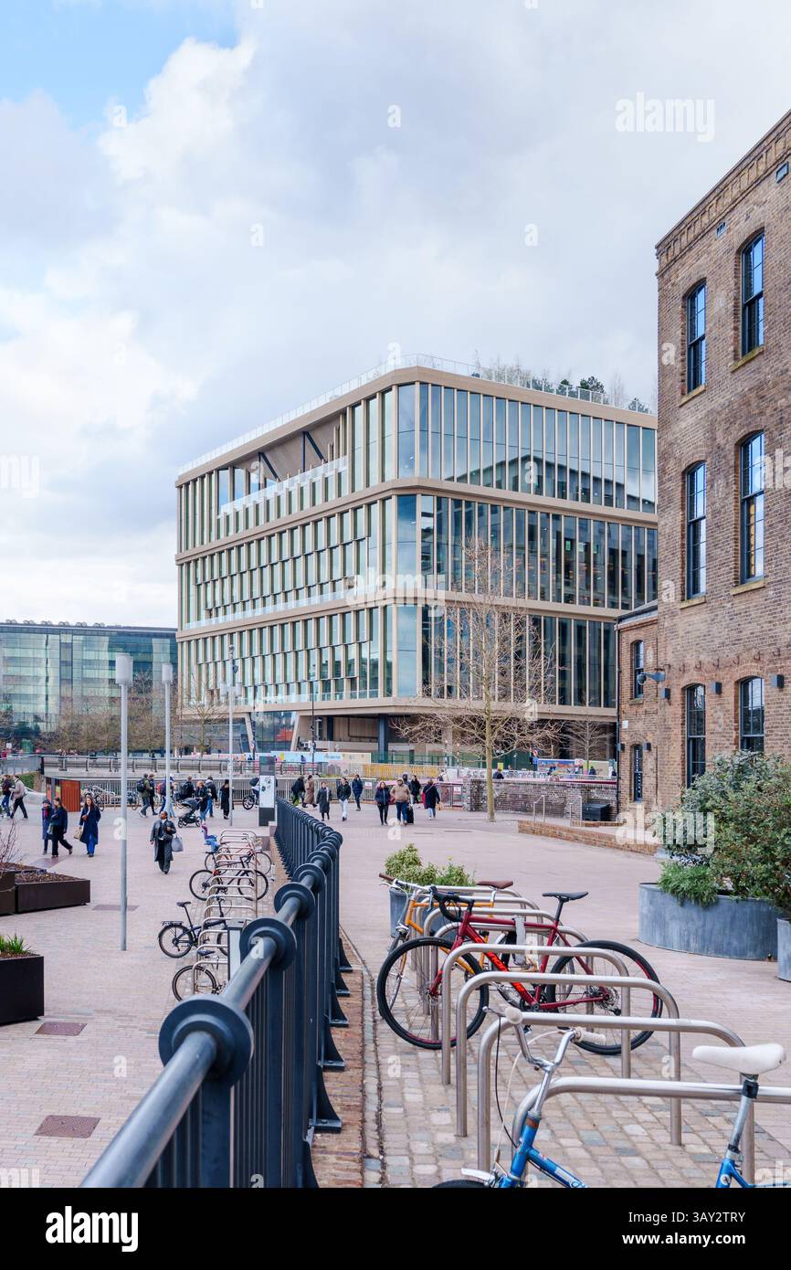 Google uk headquarters london hi-res stock photography and images - Alamy