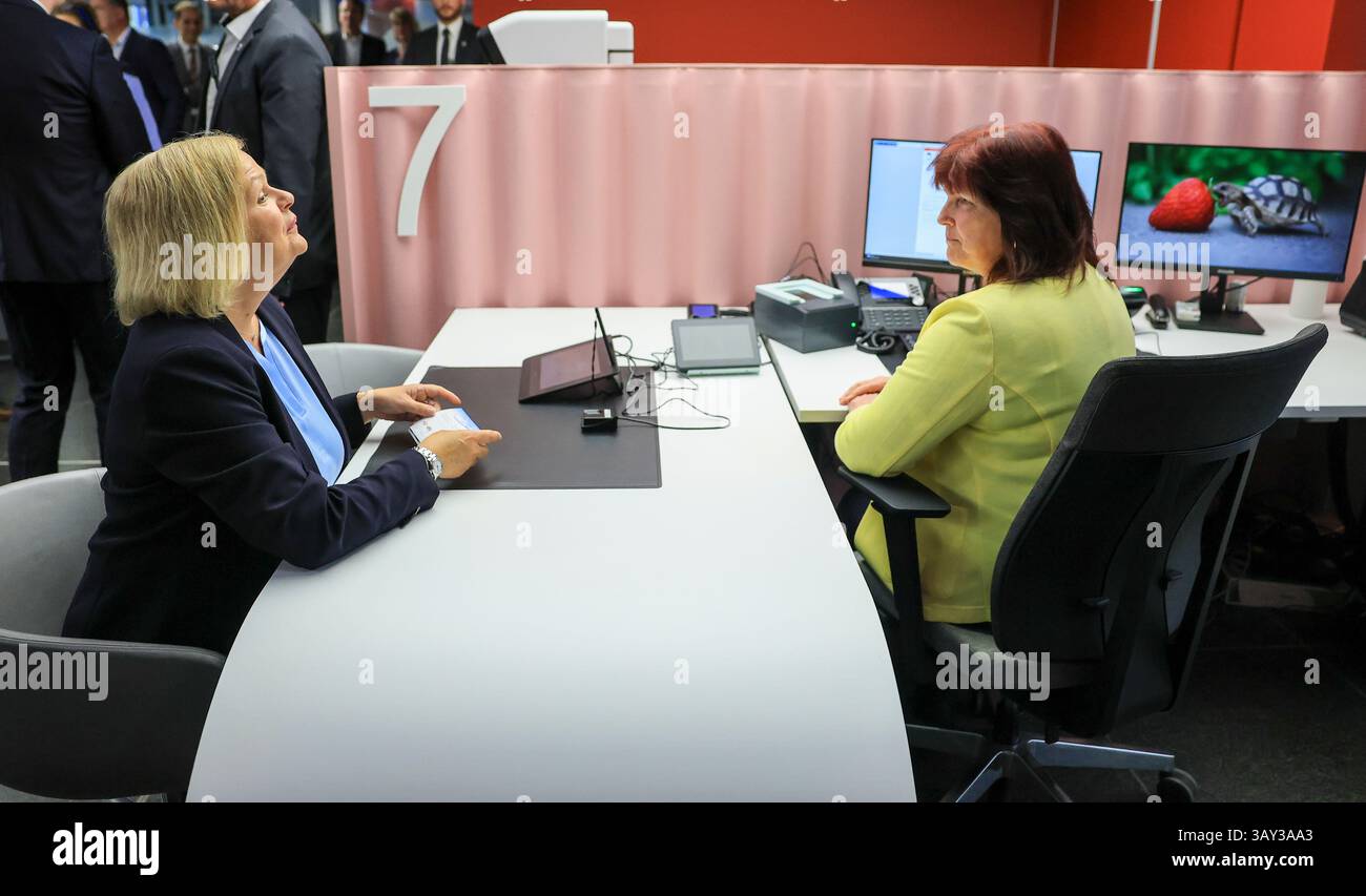 22 April 2025, Saxony-Anhalt, Dessau-Roßlau: Nancy Faeser (l, SPD ...