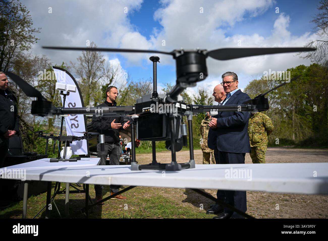 Prime Minister Sir Keir Starmer (right) and Prime Minister of New ...