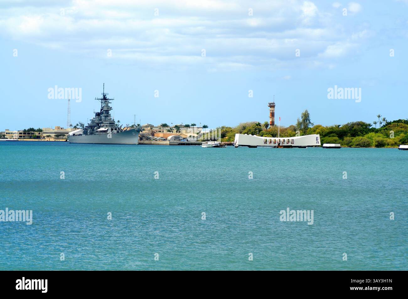 USS Arizona Battleship Memorial amnd batt;eship Missouri in Pearl ...