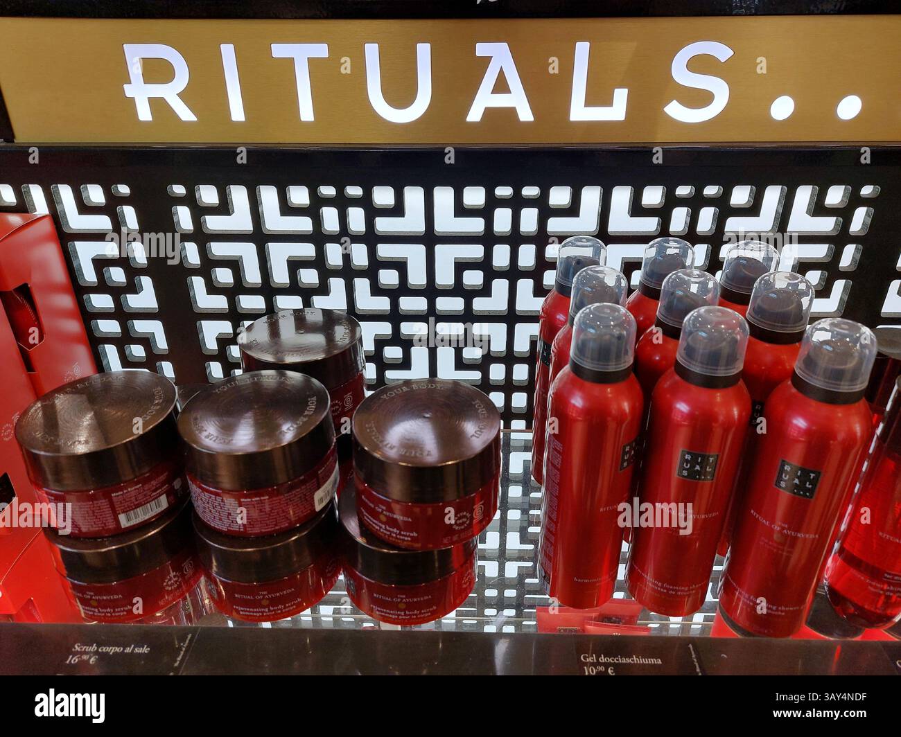 Rituals cosmetics store hi-res stock photography and images - Alamy