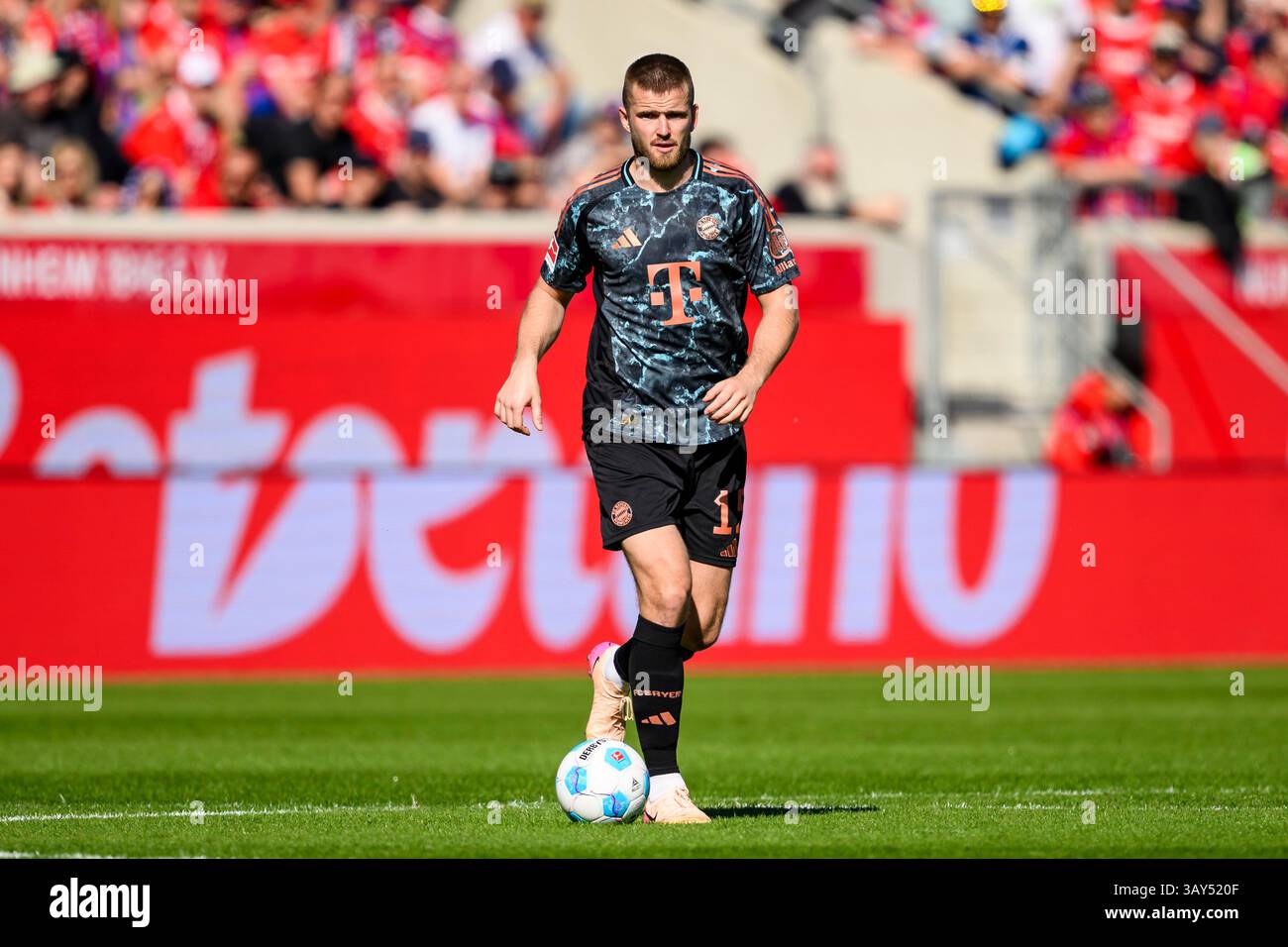 19 April 2025, Baden-Württemberg, Heidenheim: Soccer: Bundesliga, 1. FC ...