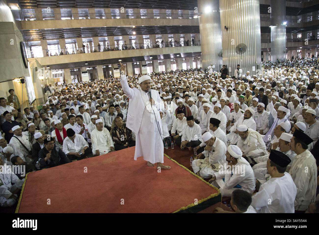 Good speech in islam hi-res stock photography and images - Alamy