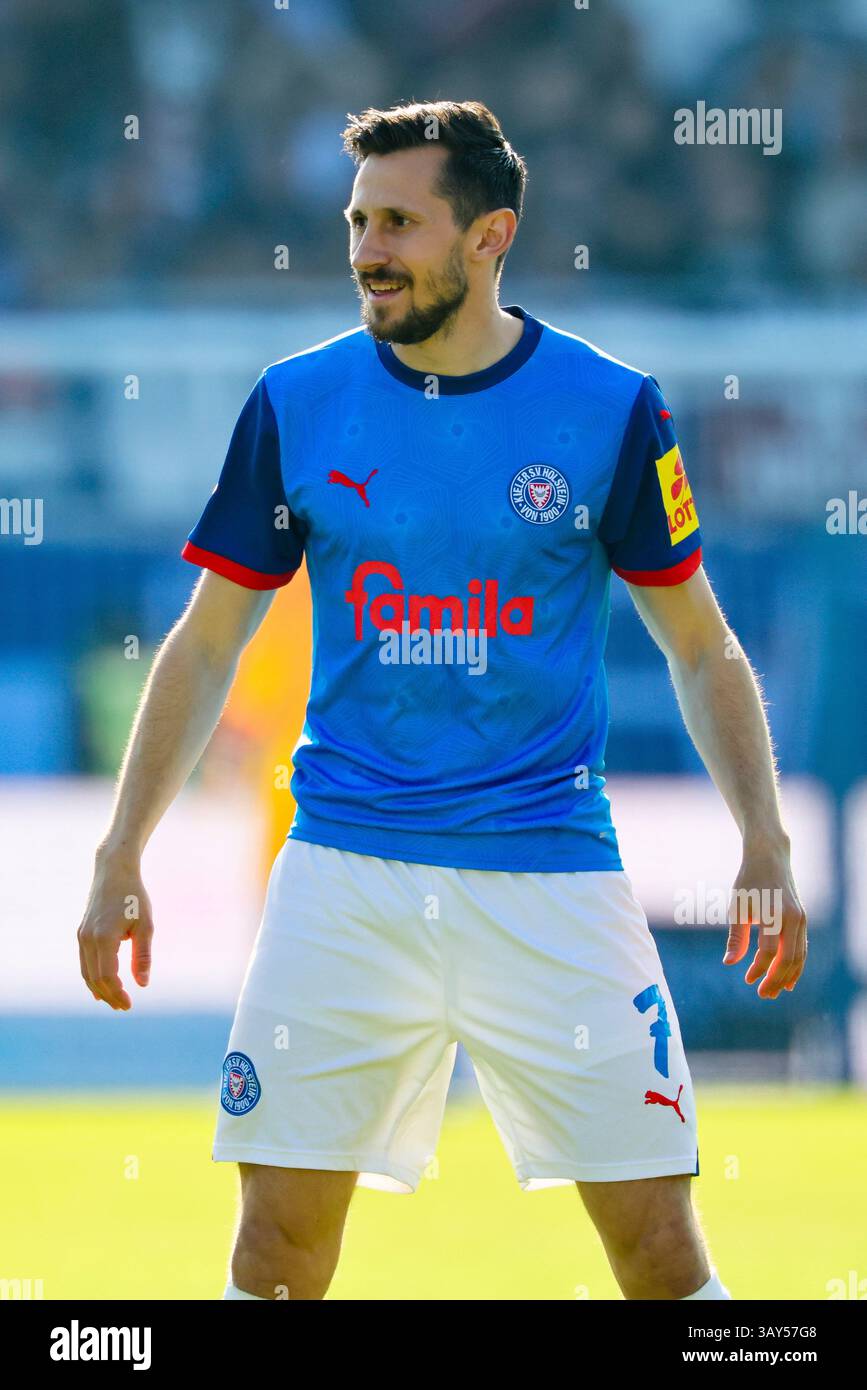 Kiel, Germany. 12th Apr, 2025. Soccer: Bundesliga, Holstein Kiel - FC ...