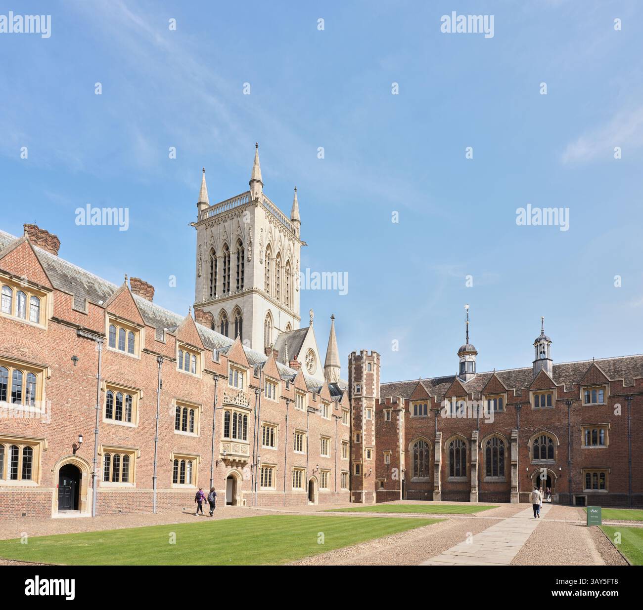 Second Court at St John's College, University of Cambridge, England ...