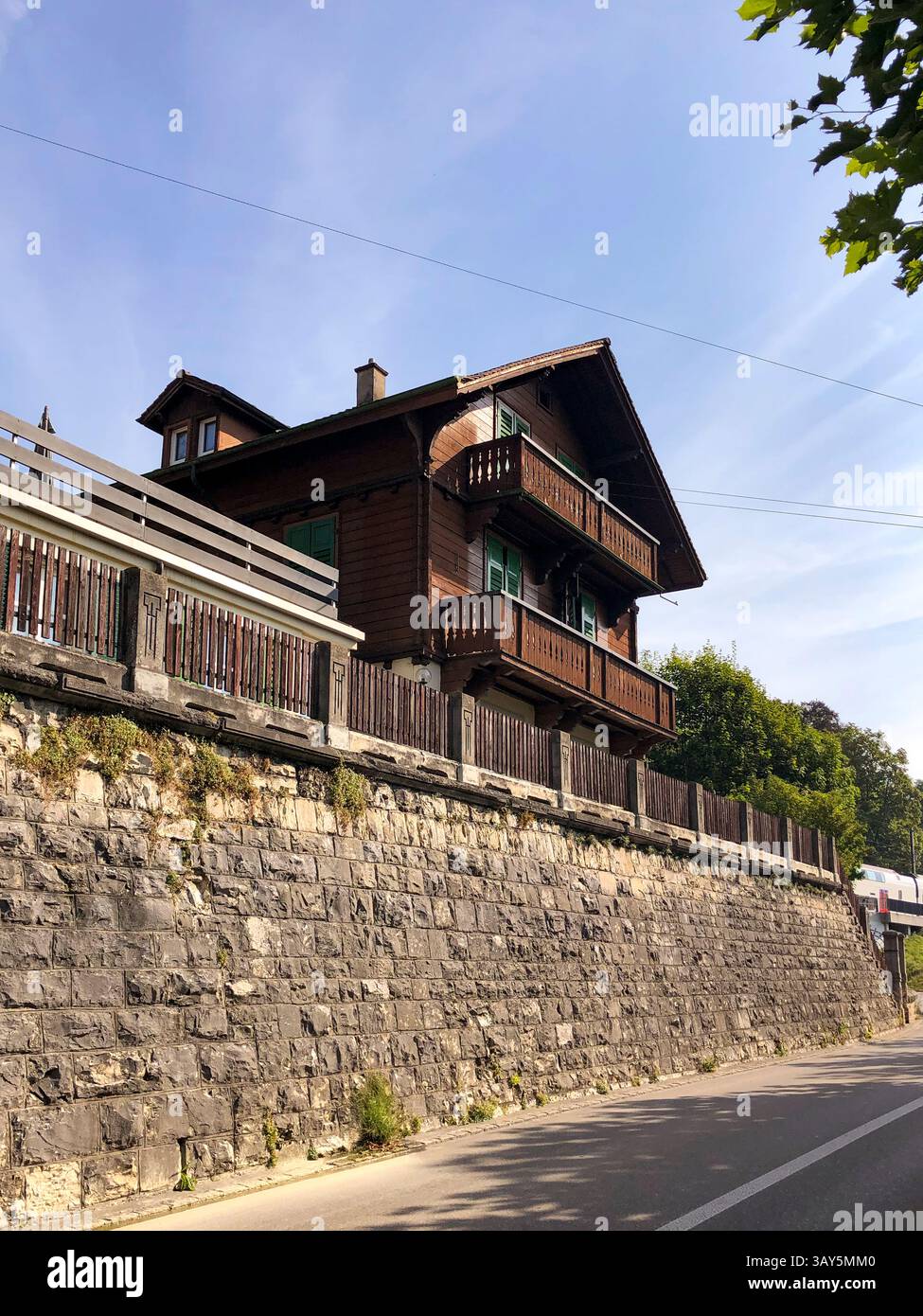 Traditional Swiss Chalet style building Stock Photo - Alamy
