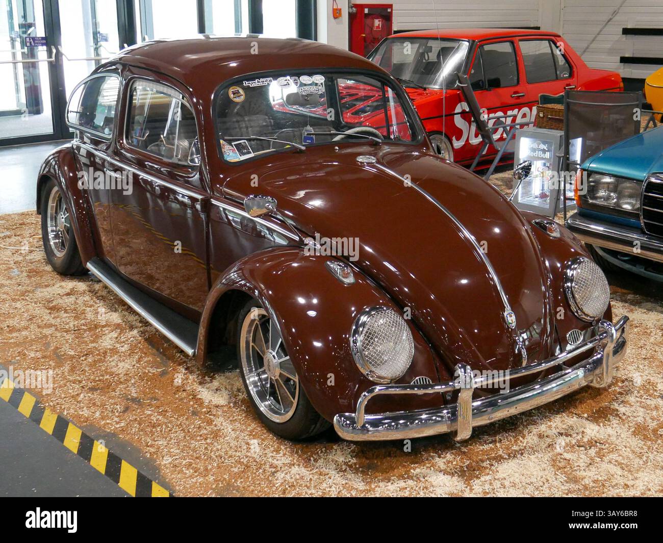 Volkswagen beetle on street hi-res stock photography and images - Alamy