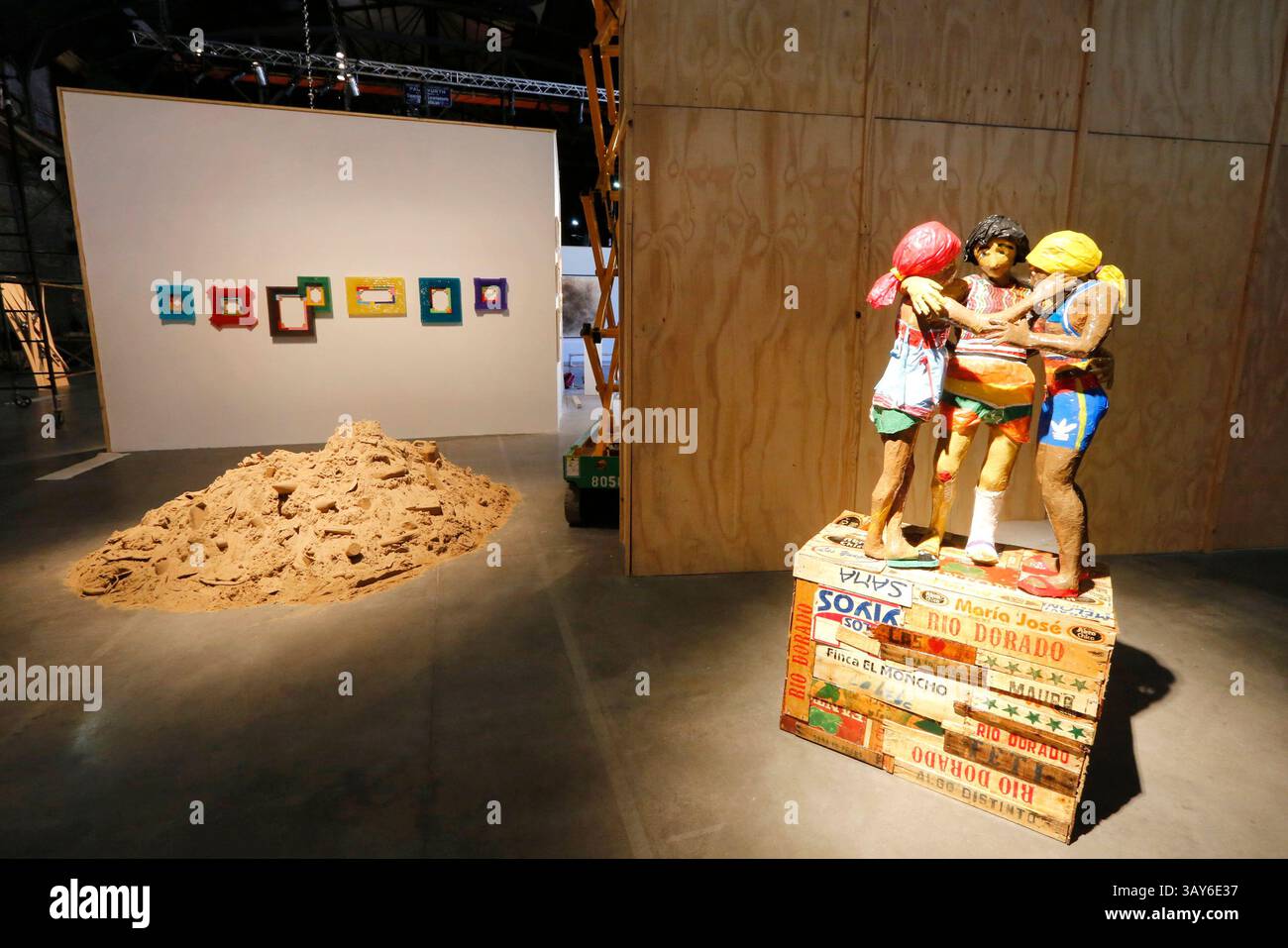 Cada cápsula hi-res stock photography and images - Alamy