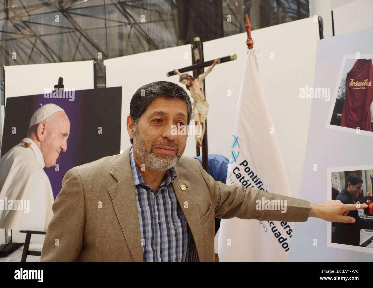 PAPA FRANCISCO BURYING CHAPEL Quito, Tuesday, April 22, 2025 Burning ...