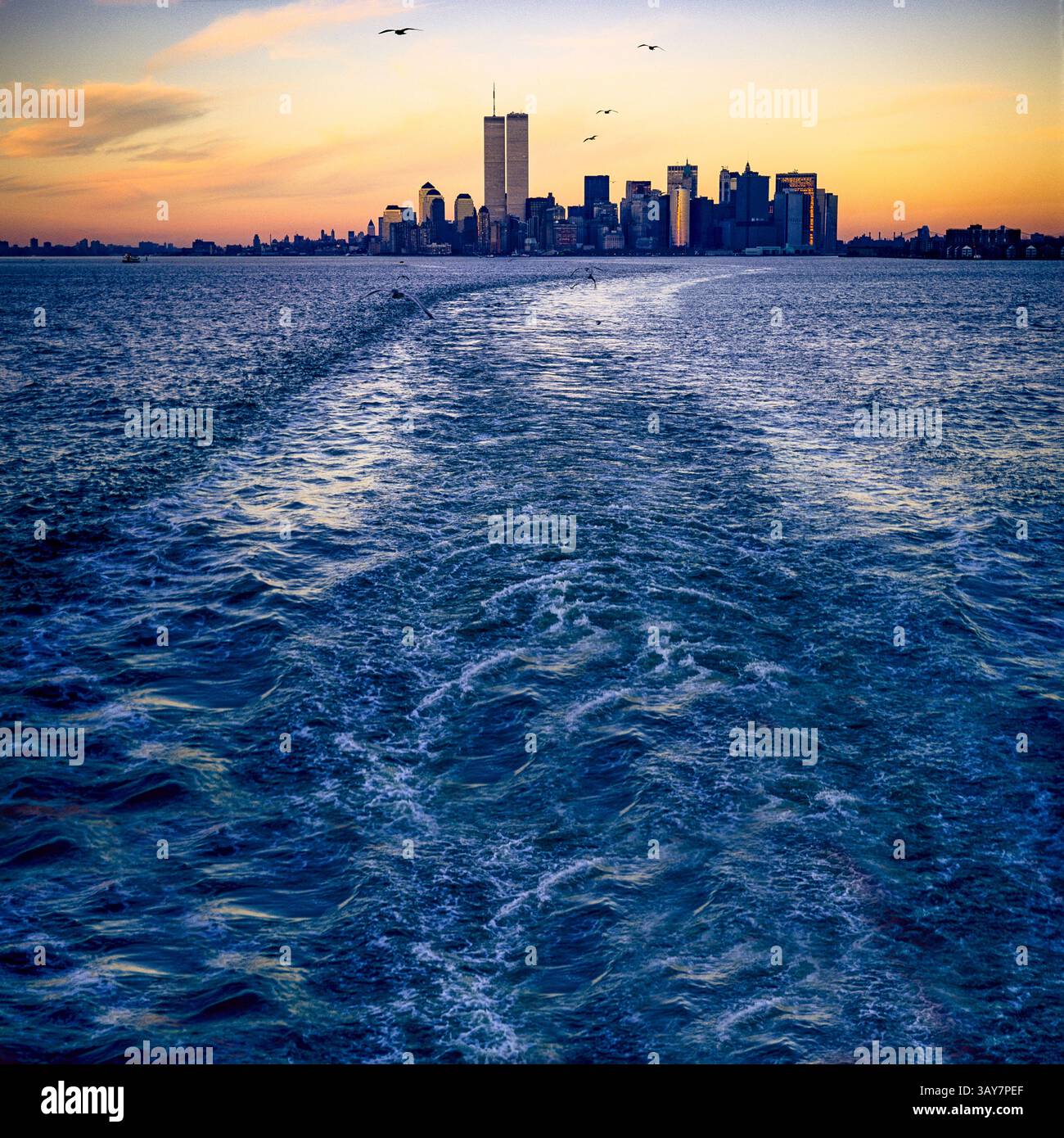 New York, vintage 1990s, lower Manhattan skyline, WTC World Trade ...