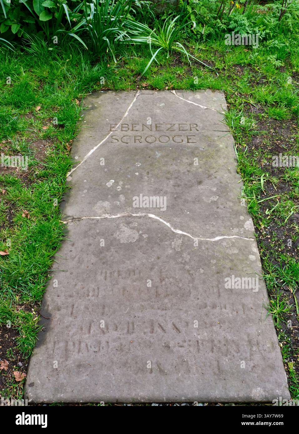 Ebenezer Scrooge's grave in St Chad's Churchyard, Shrewsbury ...