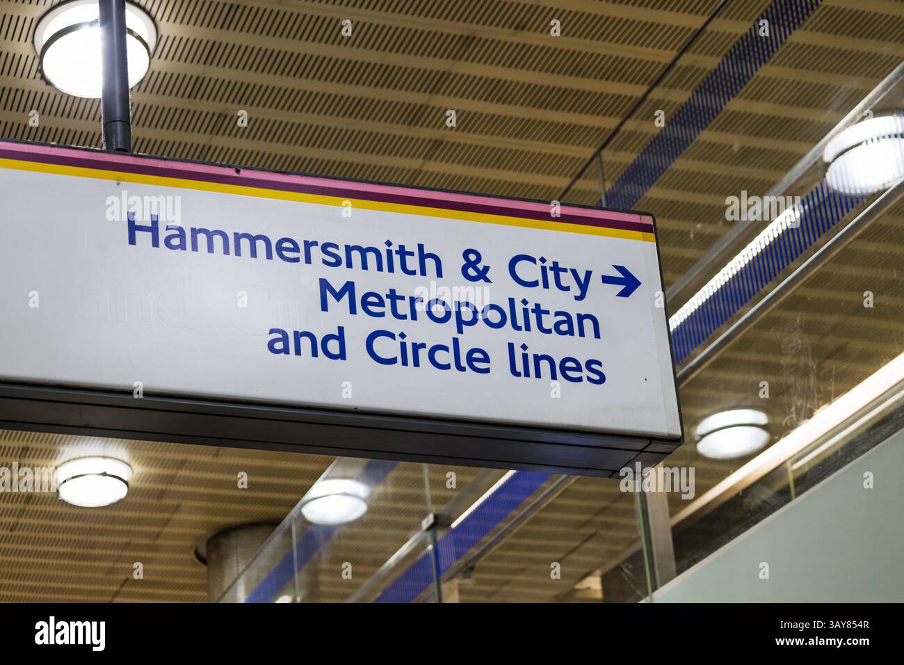 Hammersmith and City, Metropolitan and Circle Line London Underground ...