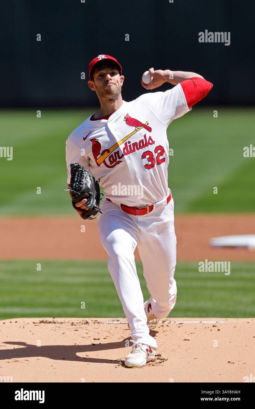 ST. LOUIS, MO - APRIL 16: St. Louis Cardinals pitcher Steven Matz (32 ...