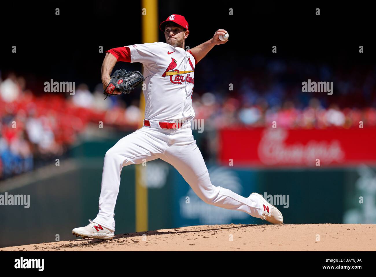 ST. LOUIS, MO - APRIL 16: St. Louis Cardinals pitcher Steven Matz (32 ...