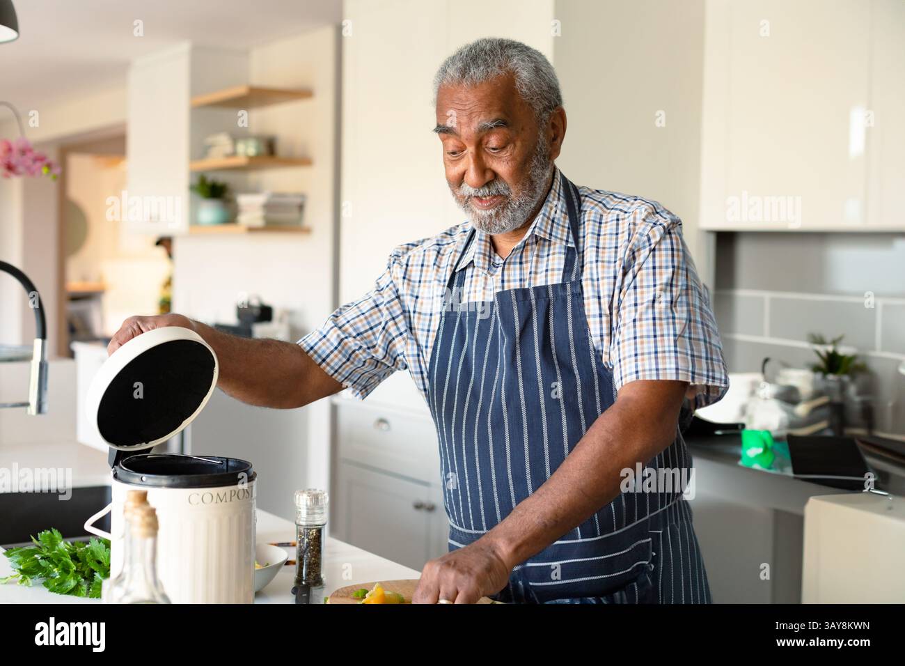 Man lifting stainless steel lid hi-res stock photography and images - Alamy