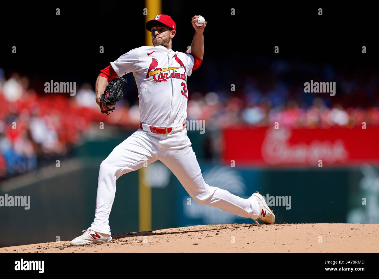 ST. LOUIS, MO - APRIL 16: St. Louis Cardinals pitcher Steven Matz (32 ...