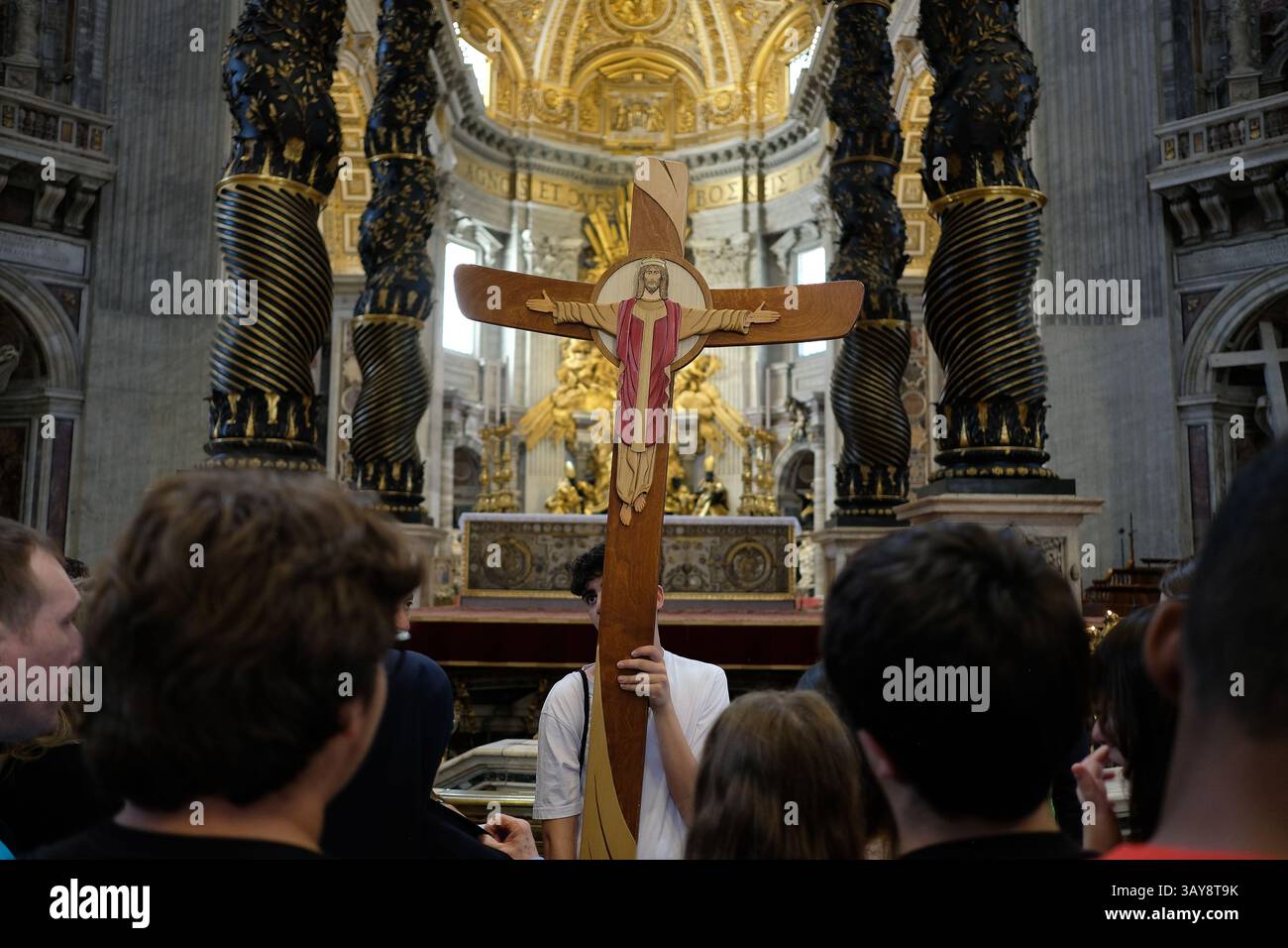 Vatican City. 22nd April 2025. Faithful pilgrims carry the official ...