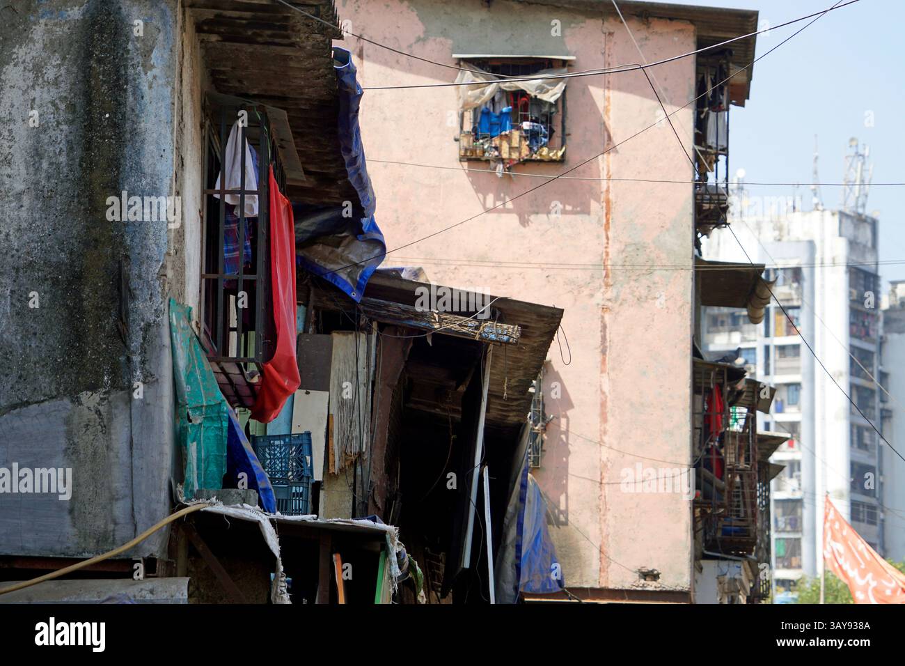 housing area at the dharavi slum in mumbai in india Stock Photo - Alamy