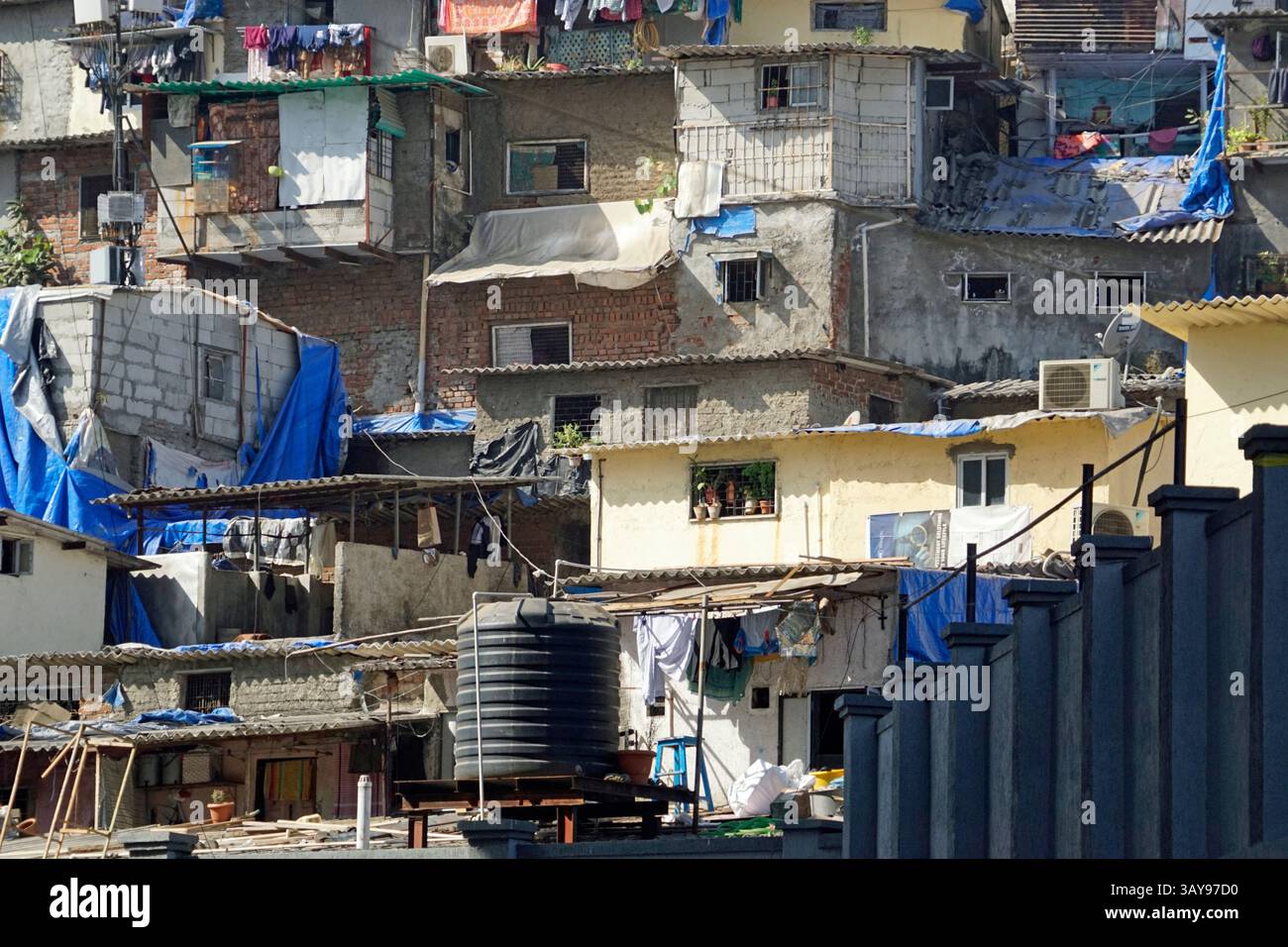 housing area at the dharavi slum in mumbai in india Stock Photo - Alamy