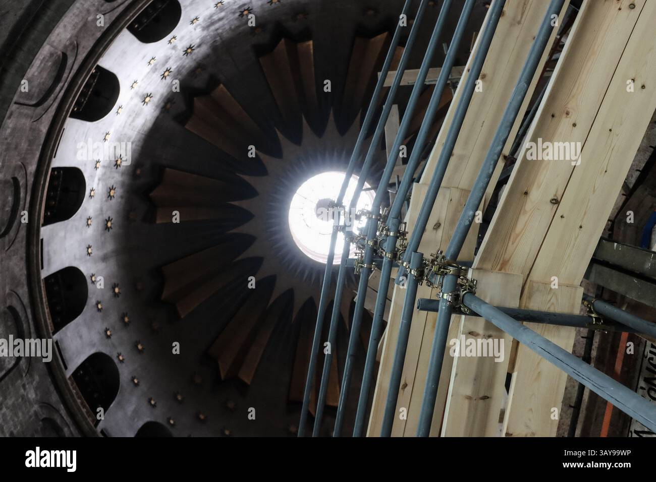 November 24, 2016 - Jerusalem, Israel - Scaffolding embrace the Edicule ...