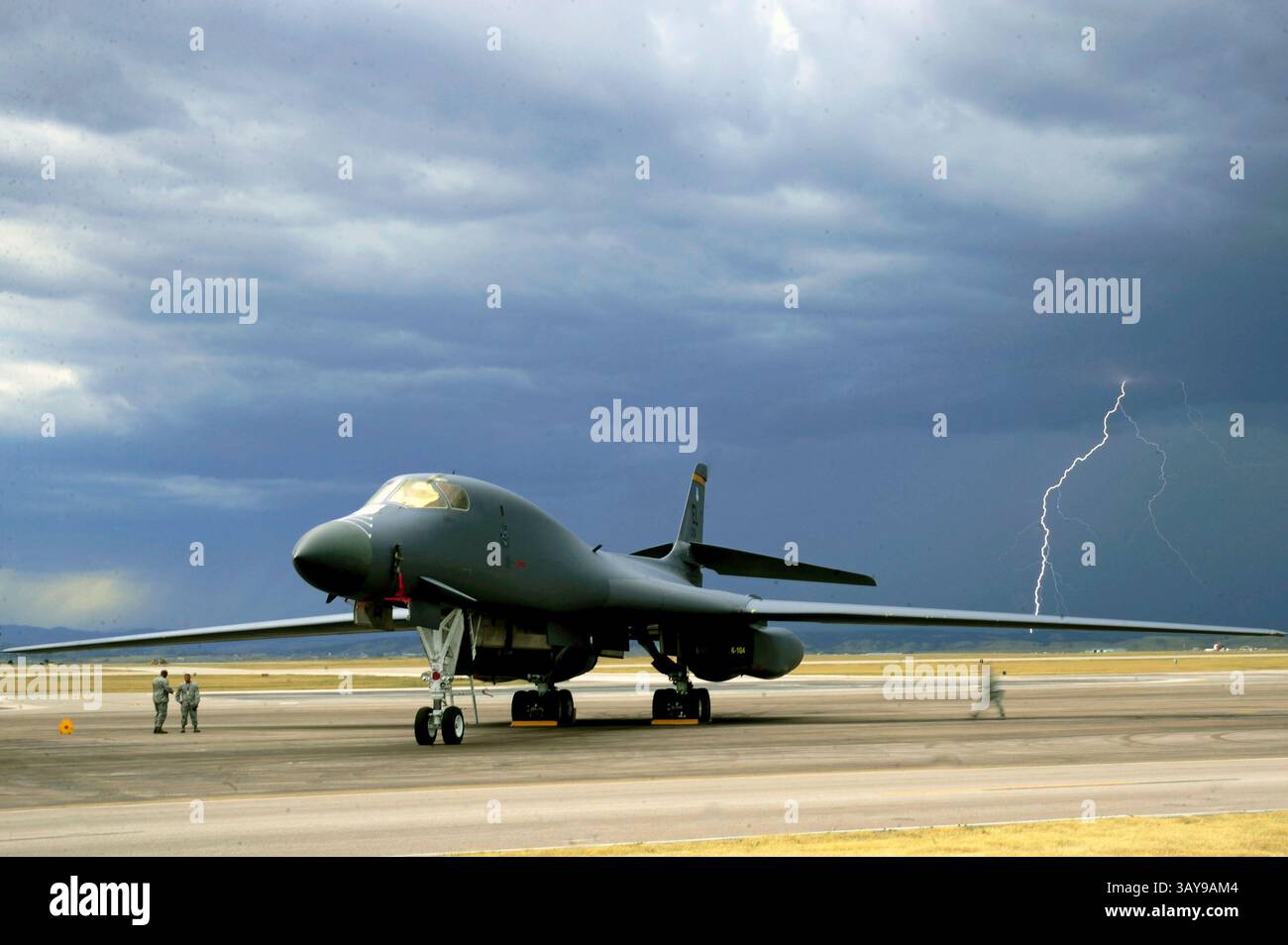 Lightning strikes near aircraft hi-res stock photography and images - Alamy