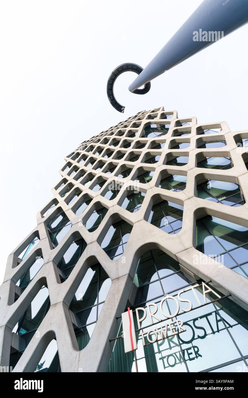 Prosta Tower. Unusual, well designed by APA Kuryłowicz & Associates ...