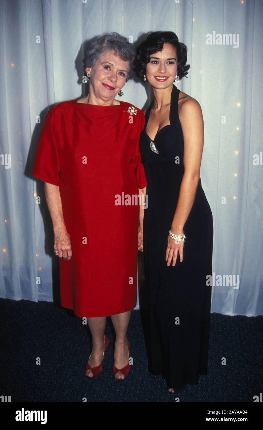 Dec. 00, 1993 - HELEN WAGNER with Sydney Penny at the Soap Opera Party ...