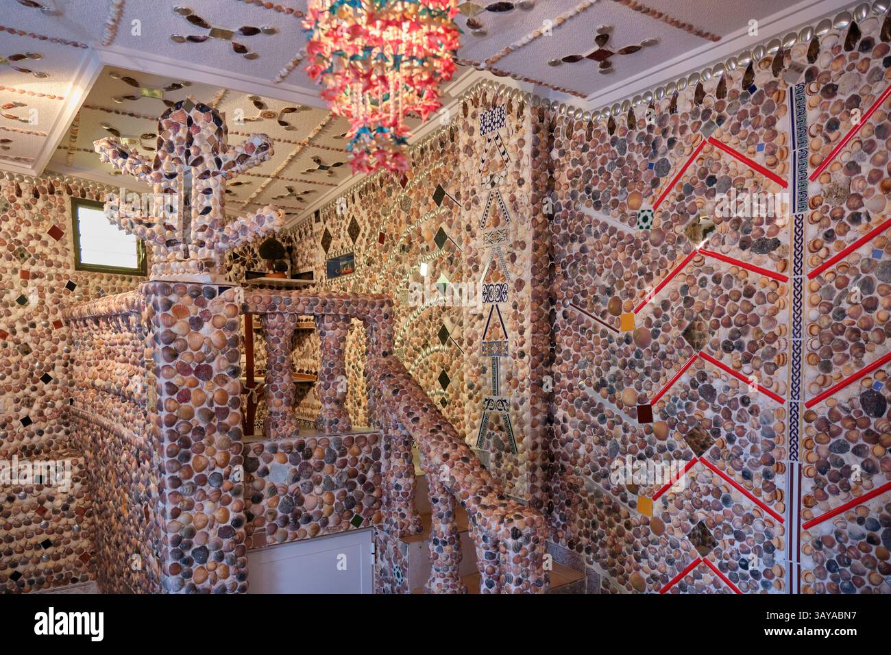 The house of Shells in Rojales, Alicante, Spain. Decorated by Manuel ...