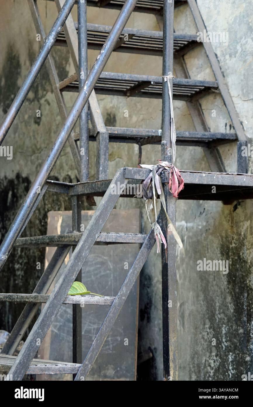 housing area at the dharavi slum in mumbai in india Stock Photo - Alamy