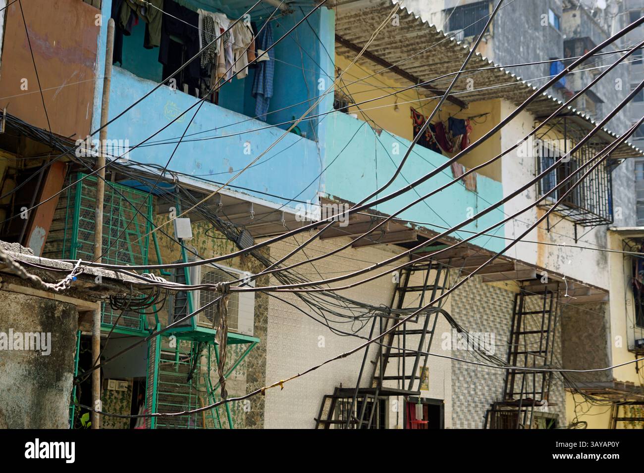 housing area at the dharavi slum in mumbai in india Stock Photo - Alamy