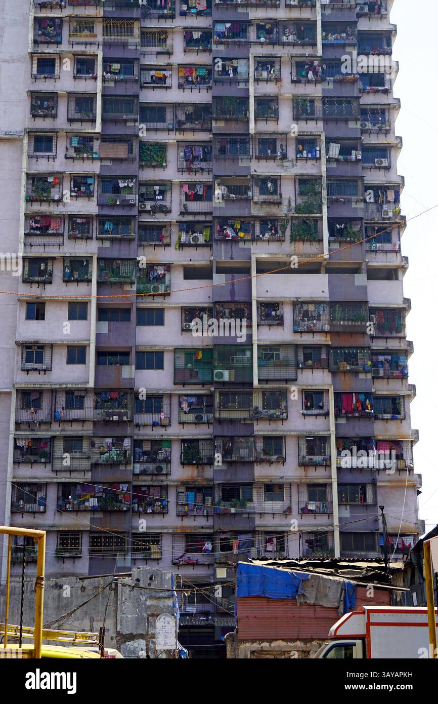 housing area at the dharavi slum in mumbai in india Stock Photo - Alamy