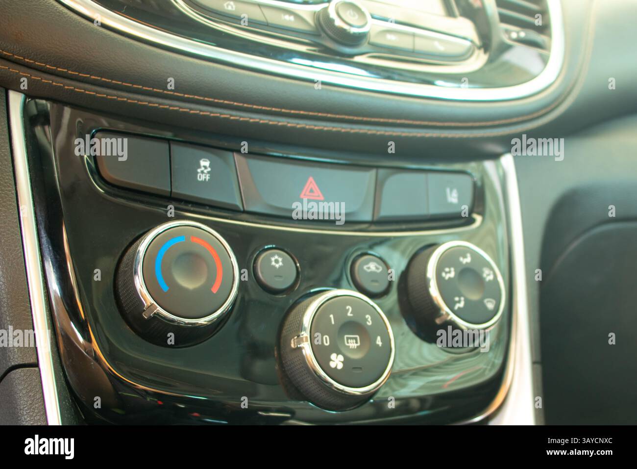 Air conditioning mechanic hi-res stock photography and images - Alamy