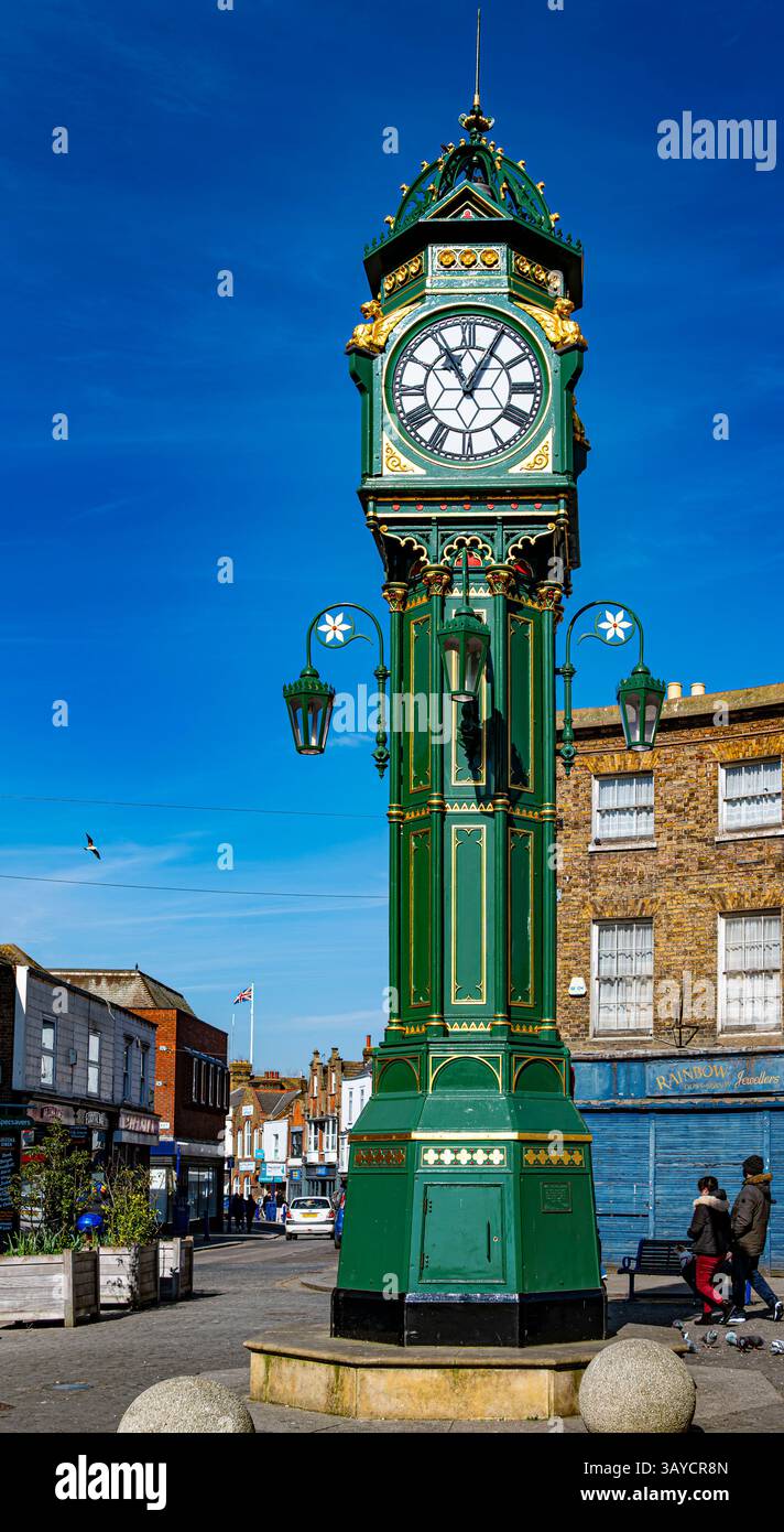 Sheerness Coronation Memorial Clock in its original colours of green ...