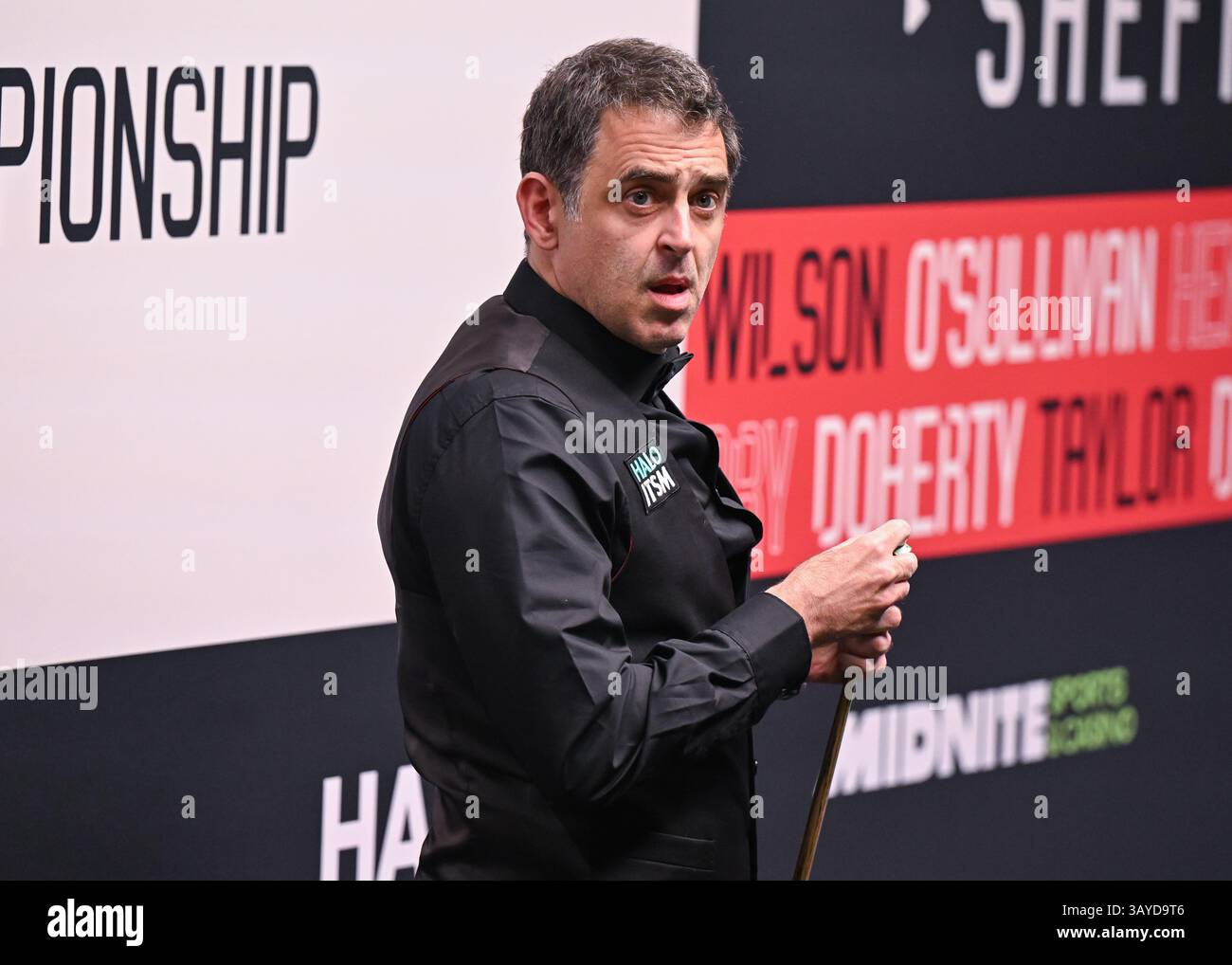 Sheffield, UK. 22nd Apr, 2025. Ronnie O'Sullivan during his Round 1 ...