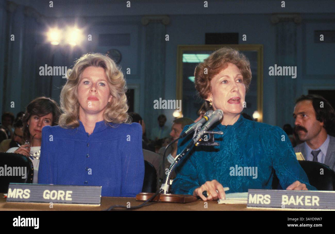Tipper gore 1985 hi-res stock photography and images - Alamy